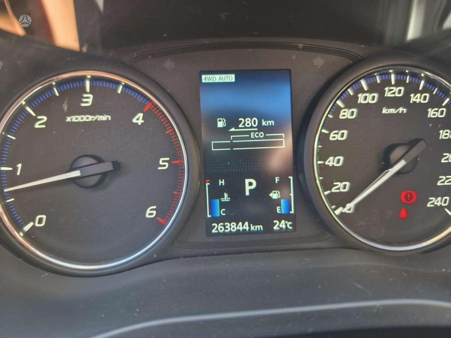 Brown Mitsubishi Outlander 2013 in Kaunas, with an engine capacity of 2.27 L and mileage of 263 thousand km for 6800 €, photo 3 on AUTOMOTO.COM.LV