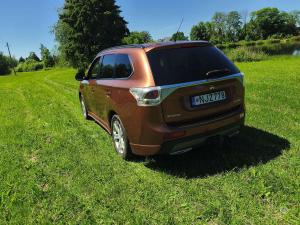 Brown Mitsubishi Outlander 2013 in Kaunas, with an engine capacity of 2.27 L and mileage of 263 thousand km for 6800 €, photo 6 on AUTOMOTO.COM.LV