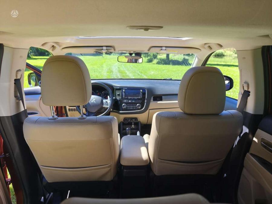Brown Mitsubishi Outlander 2013 in Kaunas, with an engine capacity of 2.27 L and mileage of 263 thousand km for 6800 €, photo 14 on AUTOMOTO.COM.LV