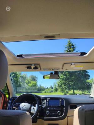 Brown Mitsubishi Outlander 2013 in Kaunas, with an engine capacity of 2.27 L and mileage of 263 thousand km for 6800 €, photo 16 on AUTOMOTO.COM.LV