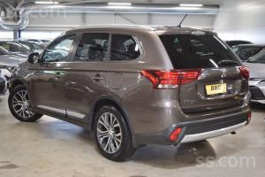 Brūns Mitsubishi Outlander 2015 Rīga, ar dzinēja tilpumu 2.00 L un nobraukumu 101 tūkst. km par 13200 €, foto 3 vietnē AUTOMOTO.COM.LV