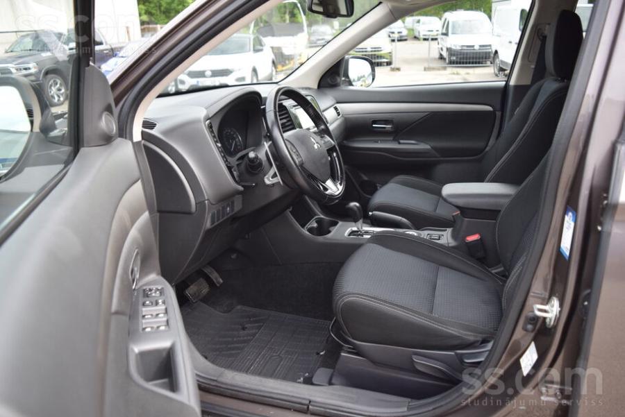Brūns Mitsubishi Outlander 2015 Rīga, ar dzinēja tilpumu 2.00 L un nobraukumu 101 tūkst. km par 13200 €, foto 4 vietnē AUTOMOTO.COM.LV