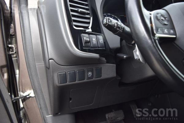 Brūns Mitsubishi Outlander 2015 Rīga, ar dzinēja tilpumu 2.00 L un nobraukumu 101 tūkst. km par 13200 €, foto 9 vietnē AUTOMOTO.COM.LV
