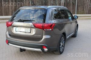 Brūns Mitsubishi Outlander 2015 Rīga, ar dzinēja tilpumu 2.00 L un nobraukumu 191 tūkst. km par 11650 €, foto 4 vietnē AUTOMOTO.COM.LV
