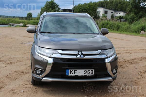 Brūns Mitsubishi Outlander 2015 Rīga, ar dzinēja tilpumu 2.00 L un nobraukumu 194 tūkst. km par 10150 €, foto 2 vietnē AUTOMOTO.COM.LV