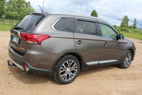 Brūns Mitsubishi Outlander 2015 Rīga, ar dzinēja tilpumu 2.00 L un nobraukumu 194 tūkst. km par 10150 €, foto 4 vietnē AUTOMOTO.COM.LV