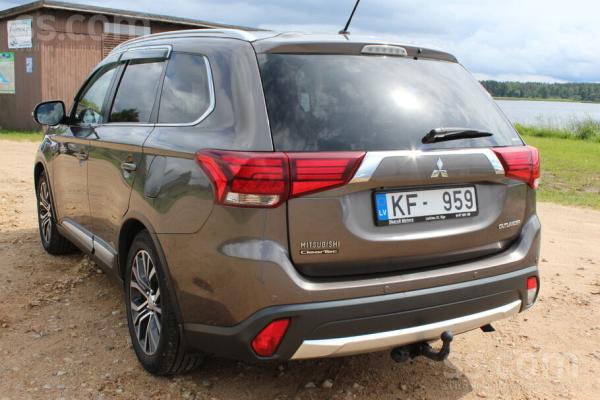 Brūns Mitsubishi Outlander 2015 Rīga, ar dzinēja tilpumu 2.00 L un nobraukumu 194 tūkst. km par 10150 €, foto 5 vietnē AUTOMOTO.COM.LV