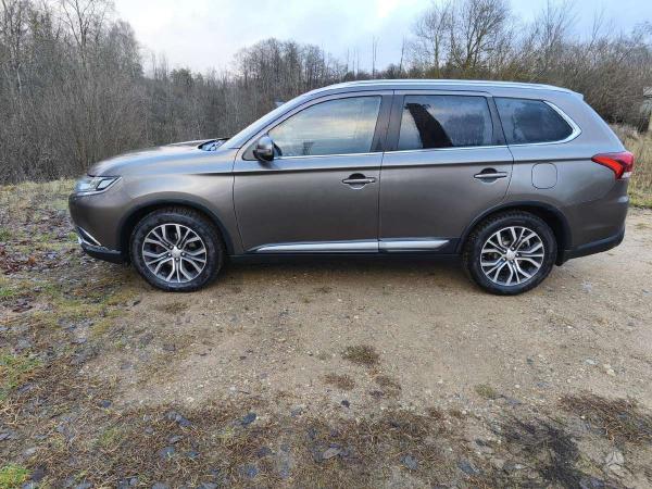 Brūns Mitsubishi Outlander 2016 Utena, ar dzinēja tilpumu 2.00 L un nobraukumu 220 tūkst. km par 13200 €, foto 3 vietnē AUTOMOTO.COM.LV