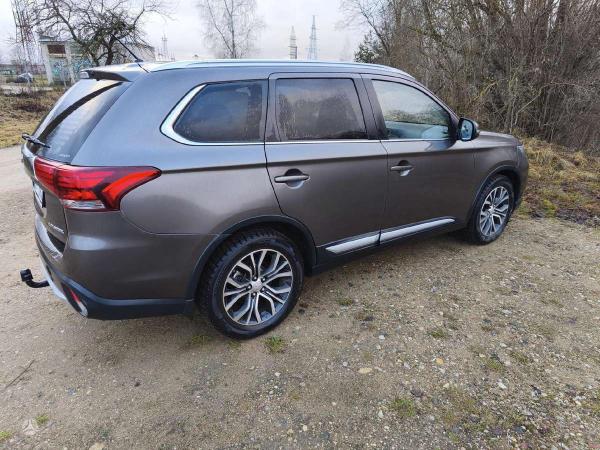 Brūns Mitsubishi Outlander 2016 Utena, ar dzinēja tilpumu 2.00 L un nobraukumu 220 tūkst. km par 13200 €, foto 4 vietnē AUTOMOTO.COM.LV