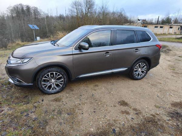 Brūns Mitsubishi Outlander 2016 Utena, ar dzinēja tilpumu 2.00 L un nobraukumu 220 tūkst. km par 13200 €, foto 5 vietnē AUTOMOTO.COM.LV