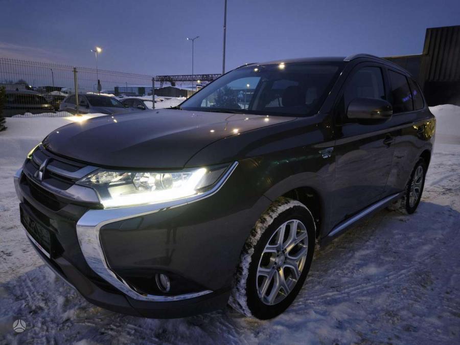 Brūns Mitsubishi Outlander 2016 Šauļi, ar dzinēja tilpumu 2.00 L un nobraukumu 293 tūkst. km par 11500 €, foto 1 vietnē AUTOMOTO.COM.LV