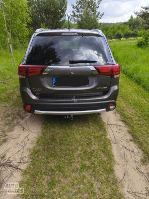 Brown Mitsubishi Outlander 2016 in Utena, with an engine capacity of 2.00 L and mileage of 222 thousand km for 11200 €, photo 5 on AUTOMOTO.COM.LV
