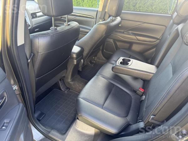 Brūns Mitsubishi Outlander 2016 Rīga, ar dzinēja tilpumu 2.00 L un nobraukumu 173 tūkst. km par 13990 €, foto 9 vietnē AUTOMOTO.COM.LV