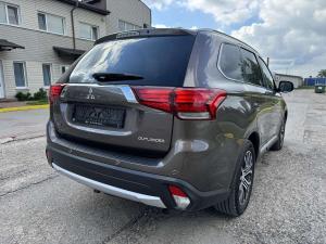 Brown Mitsubishi Outlander 2016 in Vilnius, with an engine capacity of 2.27 L and mileage of 293 thousand km for 9270 €, photo 4 on AUTOMOTO.COM.LV