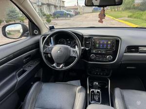 Brown Mitsubishi Outlander 2016 in Vilnius, with an engine capacity of 2.27 L and mileage of 293 thousand km for 9270 €, photo 17 on AUTOMOTO.COM.LV