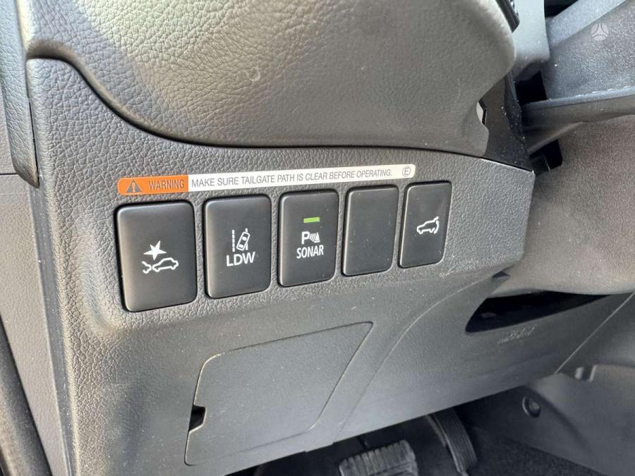 Brown Mitsubishi Outlander 2016 in Vilnius, with an engine capacity of 2.27 L and mileage of 293 thousand km for 9270 €, photo 18 on AUTOMOTO.COM.LV