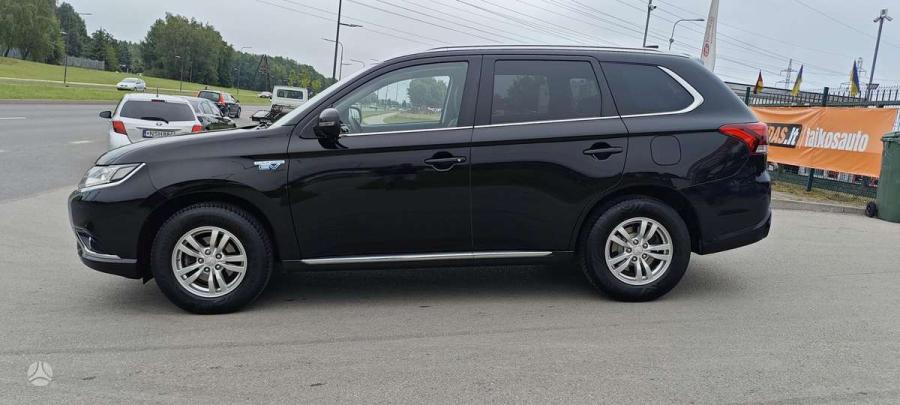 Brūns Mitsubishi Outlander 2016 Kauņa, ar dzinēja tilpumu 2.00 L un nobraukumu 246 tūkst. km par 9999 €, foto 3 vietnē AUTOMOTO.COM.LV