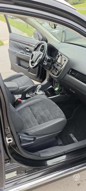 Brūns Mitsubishi Outlander 2016 Kauņa, ar dzinēja tilpumu 2.00 L un nobraukumu 246 tūkst. km par 9999 €, foto 22 vietnē AUTOMOTO.COM.LV
