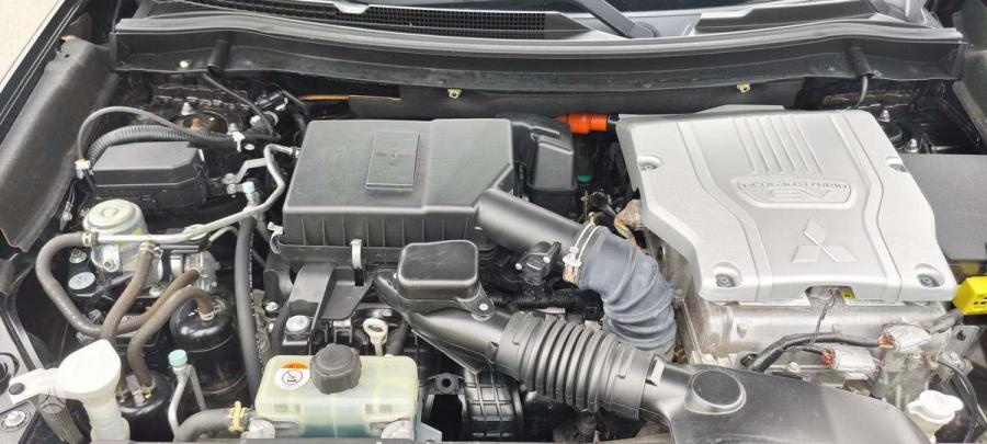 Brūns Mitsubishi Outlander 2016 Kauņa, ar dzinēja tilpumu 2.00 L un nobraukumu 246 tūkst. km par 9999 €, foto 27 vietnē AUTOMOTO.COM.LV
