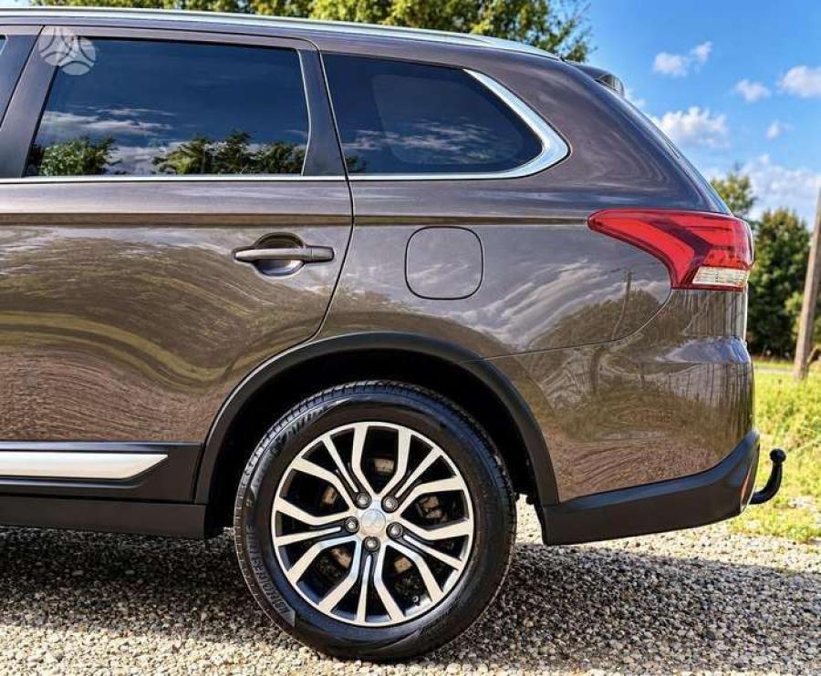 Brūns Mitsubishi Outlander 2016 Šauļi, ar dzinēja tilpumu 2.27 L un nobraukumu 209 tūkst. km par 14750 €, foto 13 vietnē AUTOMOTO.COM.LV
