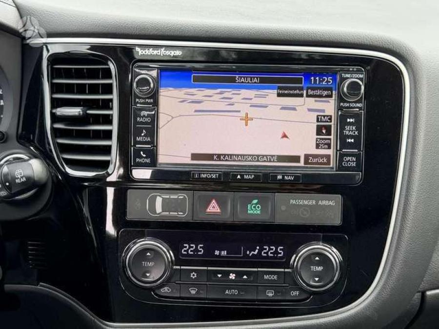 Brūns Mitsubishi Outlander 2016 Šauļi, ar dzinēja tilpumu 2.27 L un nobraukumu 209 tūkst. km par 14750 €, foto 45 vietnē AUTOMOTO.COM.LV