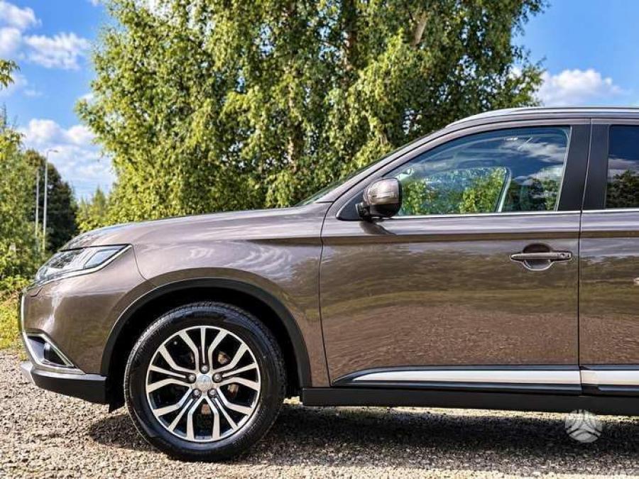 Brūns Mitsubishi Outlander 2016 Šauļi, ar dzinēja tilpumu 2.27 L un nobraukumu 209 tūkst. km par 14750 €, foto 12 vietnē AUTOMOTO.COM.LV