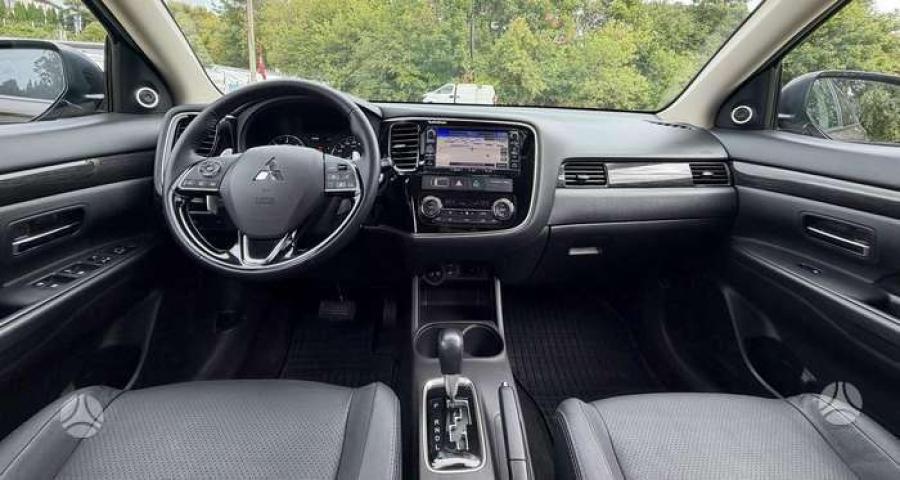 Brūns Mitsubishi Outlander 2016 Šauļi, ar dzinēja tilpumu 2.27 L un nobraukumu 209 tūkst. km par 14750 €, foto 30 vietnē AUTOMOTO.COM.LV