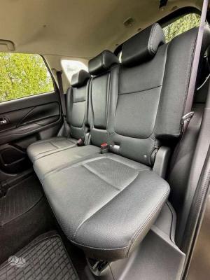 Brūns Mitsubishi Outlander 2016 Šauļi, ar dzinēja tilpumu 2.27 L un nobraukumu 209 tūkst. km par 14750 €, foto 35 vietnē AUTOMOTO.COM.LV