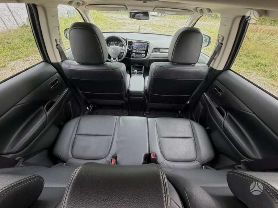Brūns Mitsubishi Outlander 2016 Šauļi, ar dzinēja tilpumu 2.27 L un nobraukumu 209 tūkst. km par 14750 €, foto 40 vietnē AUTOMOTO.COM.LV
