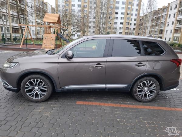 Brūns Mitsubishi Outlander 2017 Kauņa, ar dzinēja tilpumu 2.40 L un nobraukumu 150 tūkst. km par 10200 €, foto 1 vietnē AUTOMOTO.COM.LV