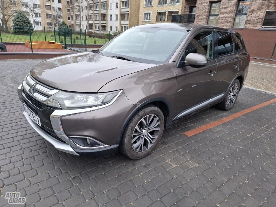 Brūns Mitsubishi Outlander 2017 Kauņa, ar dzinēja tilpumu 2.40 L un nobraukumu 150 tūkst. km par 10200 €, foto 3 vietnē AUTOMOTO.COM.LV
