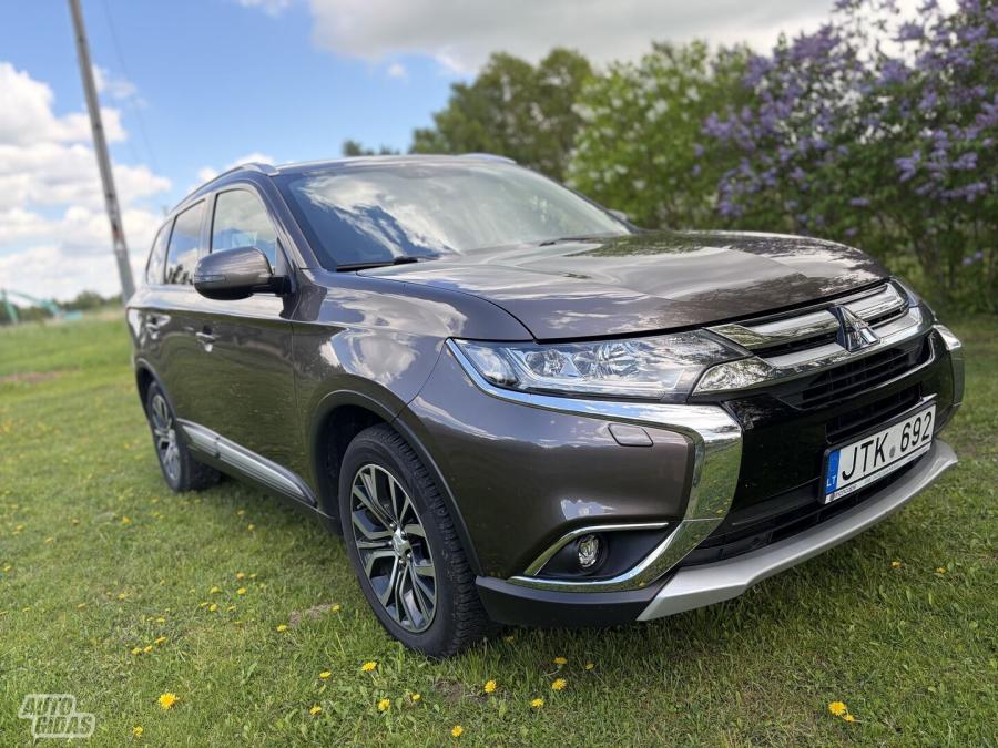 Brown Mitsubishi Outlander 2017 in Siauliai, with an engine capacity of 2.00 L and mileage of 126 thousand km for 13000 €, photo 4 on AUTOMOTO.COM.LV
