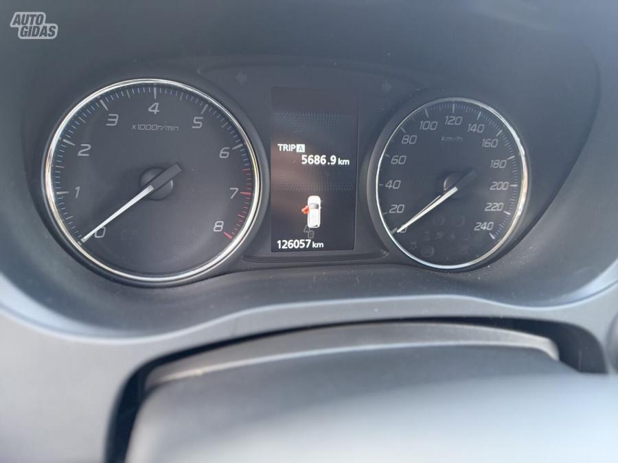 Brown Mitsubishi Outlander 2017 in Siauliai, with an engine capacity of 2.00 L and mileage of 126 thousand km for 13000 €, photo 24 on AUTOMOTO.COM.LV