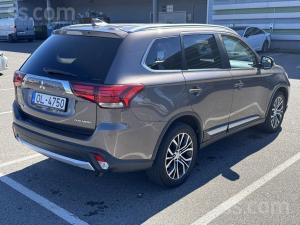 Brūns Mitsubishi Outlander 2017 Rīga, ar dzinēja tilpumu 2.30 L un nobraukumu 184 tūkst. km par 11900 €, foto 6 vietnē AUTOMOTO.COM.LV