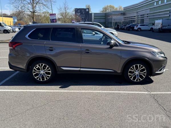 Brūns Mitsubishi Outlander 2017 Rīga, ar dzinēja tilpumu 2.30 L un nobraukumu 184 tūkst. km par 11900 €, foto 6 vietnē AUTOMOTO.COM.LV