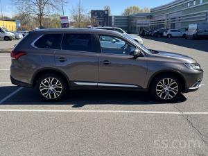 Brūns Mitsubishi Outlander 2017 Rīga, ar dzinēja tilpumu 2.30 L un nobraukumu 184 tūkst. km par 11900 €, foto 7 vietnē AUTOMOTO.COM.LV