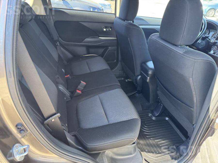 Brūns Mitsubishi Outlander 2017 Rīga, ar dzinēja tilpumu 2.30 L un nobraukumu 184 tūkst. km par 11900 €, foto 20 vietnē AUTOMOTO.COM.LV