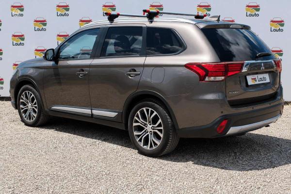 Brūns Mitsubishi Outlander 2017 Viļņa, ar dzinēja tilpumu 2.40 L un nobraukumu 225 tūkst. km par 11890 €, foto 3 vietnē AUTOMOTO.COM.LV