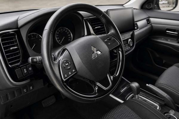 Brūns Mitsubishi Outlander 2017 Viļņa, ar dzinēja tilpumu 2.40 L un nobraukumu 225 tūkst. km par 11890 €, foto 6 vietnē AUTOMOTO.COM.LV