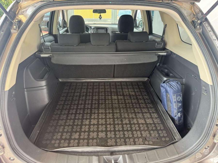 Brūns Mitsubishi Outlander 2017 Šauļi, ar dzinēja tilpumu 2.00 L un nobraukumu 128 tūkst. km par 13900 €, foto 9 vietnē AUTOMOTO.COM.LV