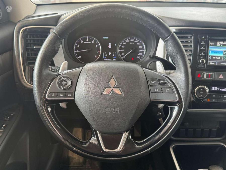 Brūns Mitsubishi Outlander 2017 Šauļi, ar dzinēja tilpumu 2.00 L un nobraukumu 128 tūkst. km par 13900 €, foto 13 vietnē AUTOMOTO.COM.LV