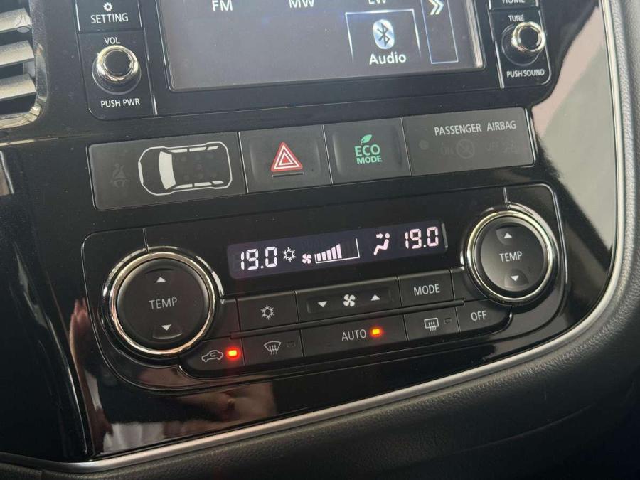 Brūns Mitsubishi Outlander 2017 Šauļi, ar dzinēja tilpumu 2.00 L un nobraukumu 128 tūkst. km par 13900 €, foto 18 vietnē AUTOMOTO.COM.LV