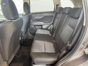 Brūns Mitsubishi Outlander 2017 Šauļi, ar dzinēja tilpumu 2.00 L un nobraukumu 128 tūkst. km par 13900 €, foto 20 vietnē AUTOMOTO.COM.LV