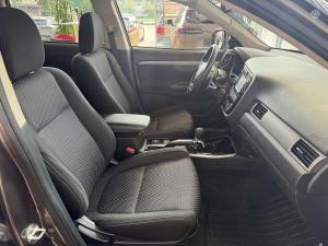 Brūns Mitsubishi Outlander 2017 Šauļi, ar dzinēja tilpumu 2.00 L un nobraukumu 128 tūkst. km par 13900 €, foto 22 vietnē AUTOMOTO.COM.LV