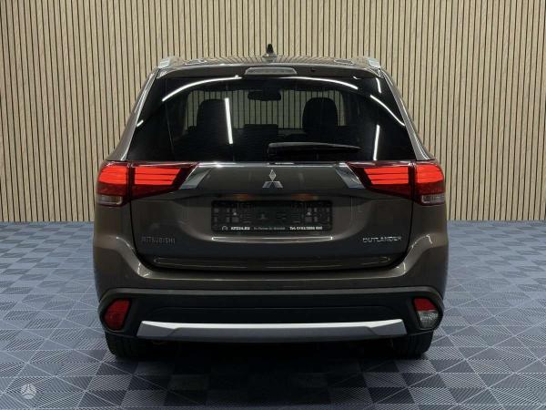 Brūns Mitsubishi Outlander 2017 Marijampole, ar dzinēja tilpumu 2.27 L un nobraukumu 184 tūkst. km par 11350 €, foto 6 vietnē AUTOMOTO.COM.LV