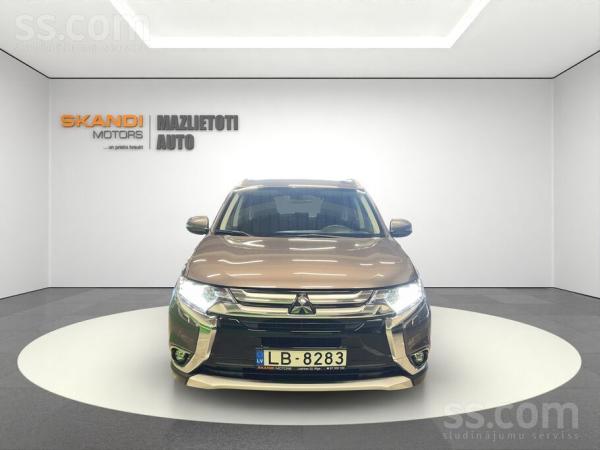Brūns Mitsubishi Outlander 2017 Rīga, ar dzinēja tilpumu 2.00 L un nobraukumu 105 tūkst. km par 14990 €, foto 3 vietnē AUTOMOTO.COM.LV