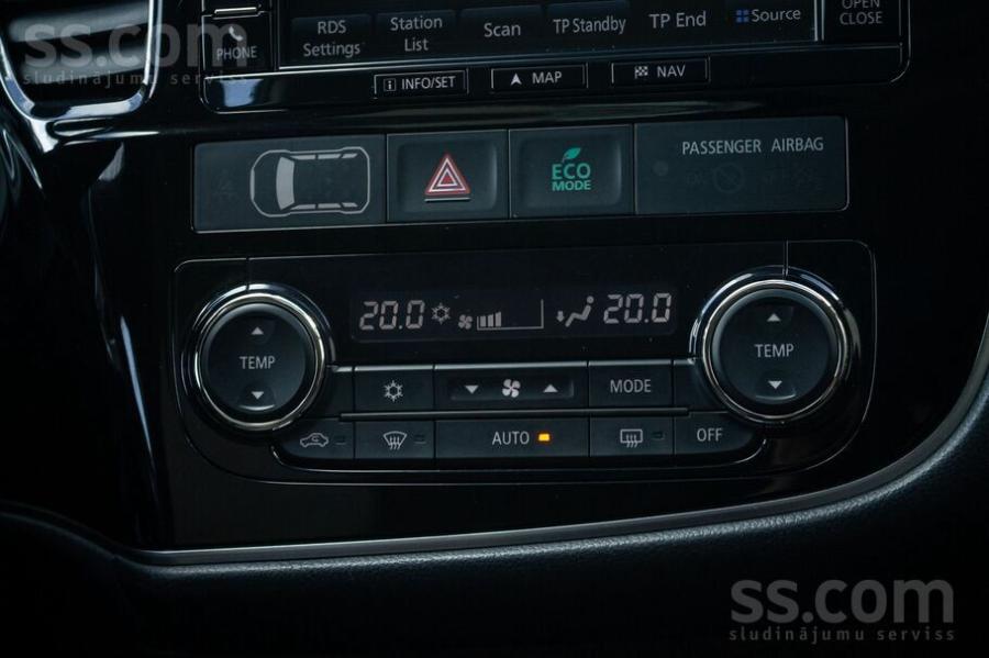 Brown Mitsubishi Outlander 2017 in Riga, with an engine capacity of 2.10 L and mileage of 260 thousand km for 14100 €, photo 12 on AUTOMOTO.COM.LV