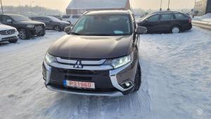 Brown Mitsubishi Outlander 2018 in Siauliai, with an engine capacity of 2.27 L and mileage of 237 thousand km for 10700 €, photo 2 on AUTOMOTO.COM.LV