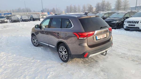 Brūns Mitsubishi Outlander 2018 Šauļi, ar dzinēja tilpumu 2.27 L un nobraukumu 237 tūkst. km par 10700 €, foto 6 vietnē AUTOMOTO.COM.LV