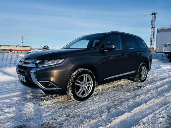 Brown Mitsubishi Outlander 2018 in Mazeikiai, with an engine capacity of 2.00 L and mileage of 135 thousand km for 14999 €, photo 2 on AUTOMOTO.COM.LV